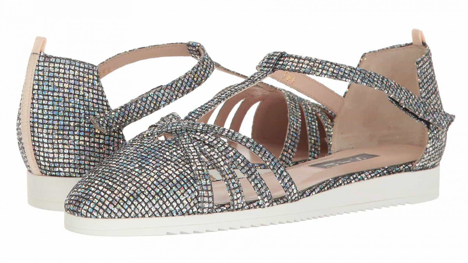 Realizzare una scarpa: come nasce e diventa mito una calzatura di qualità